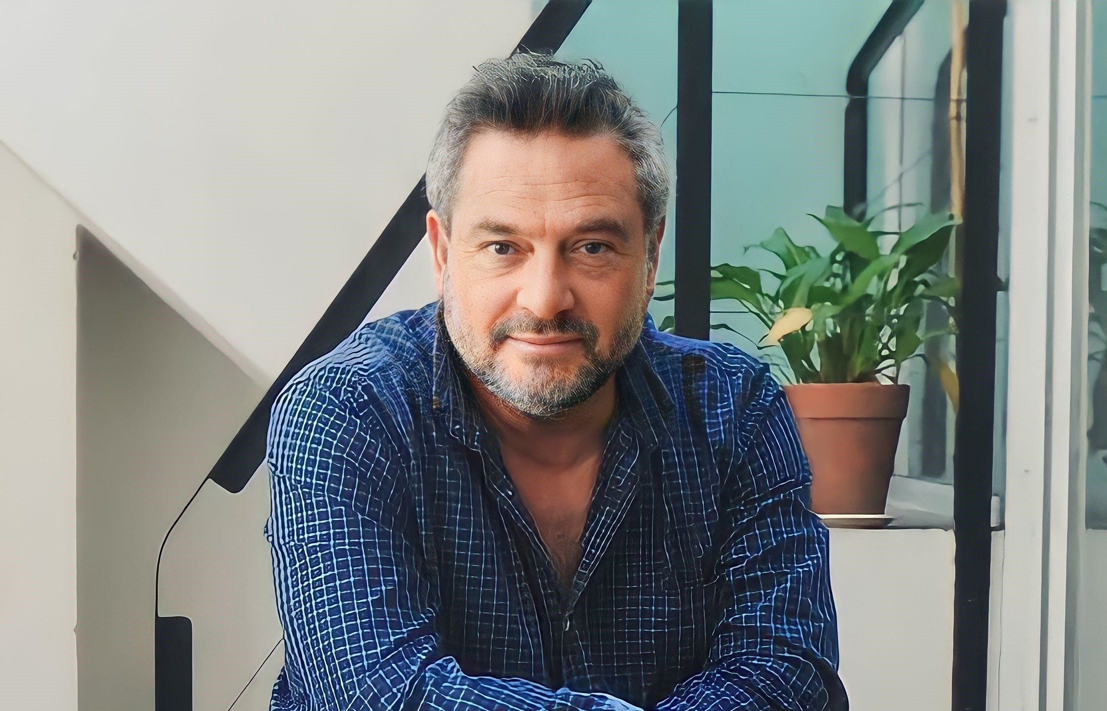 El diletante - “Exagerar es la única manera de ser realista”